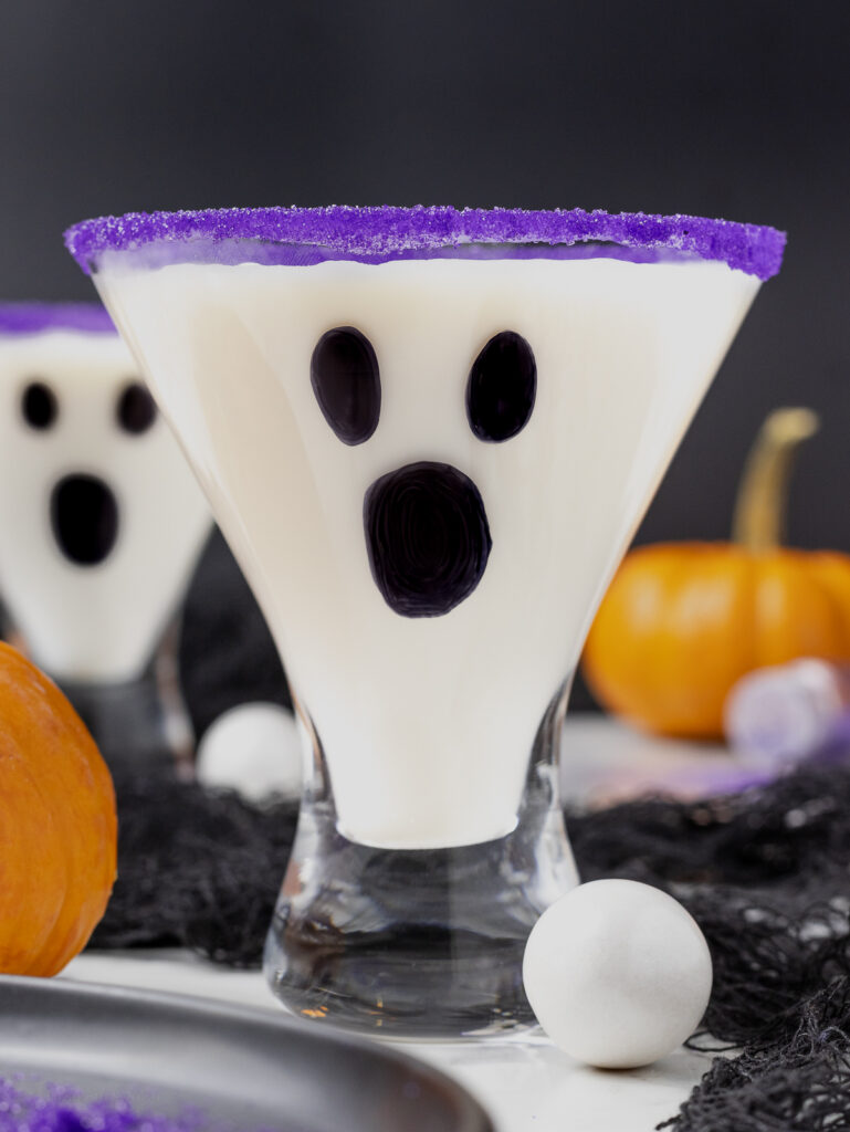 Spooky Ghost Mocktail - Entirely Elizabeth