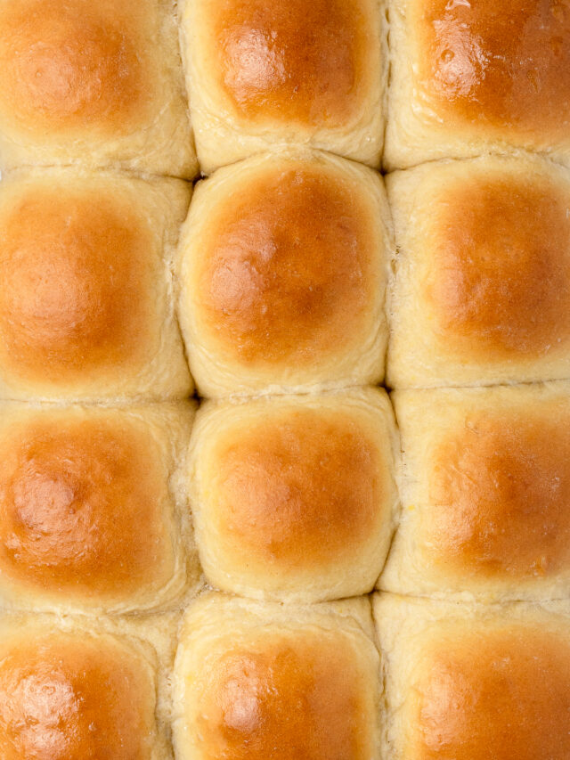 1 Hour Old Fashioned Dinner Rolls - 1 Hour Recipe! - Entirely Elizabeth