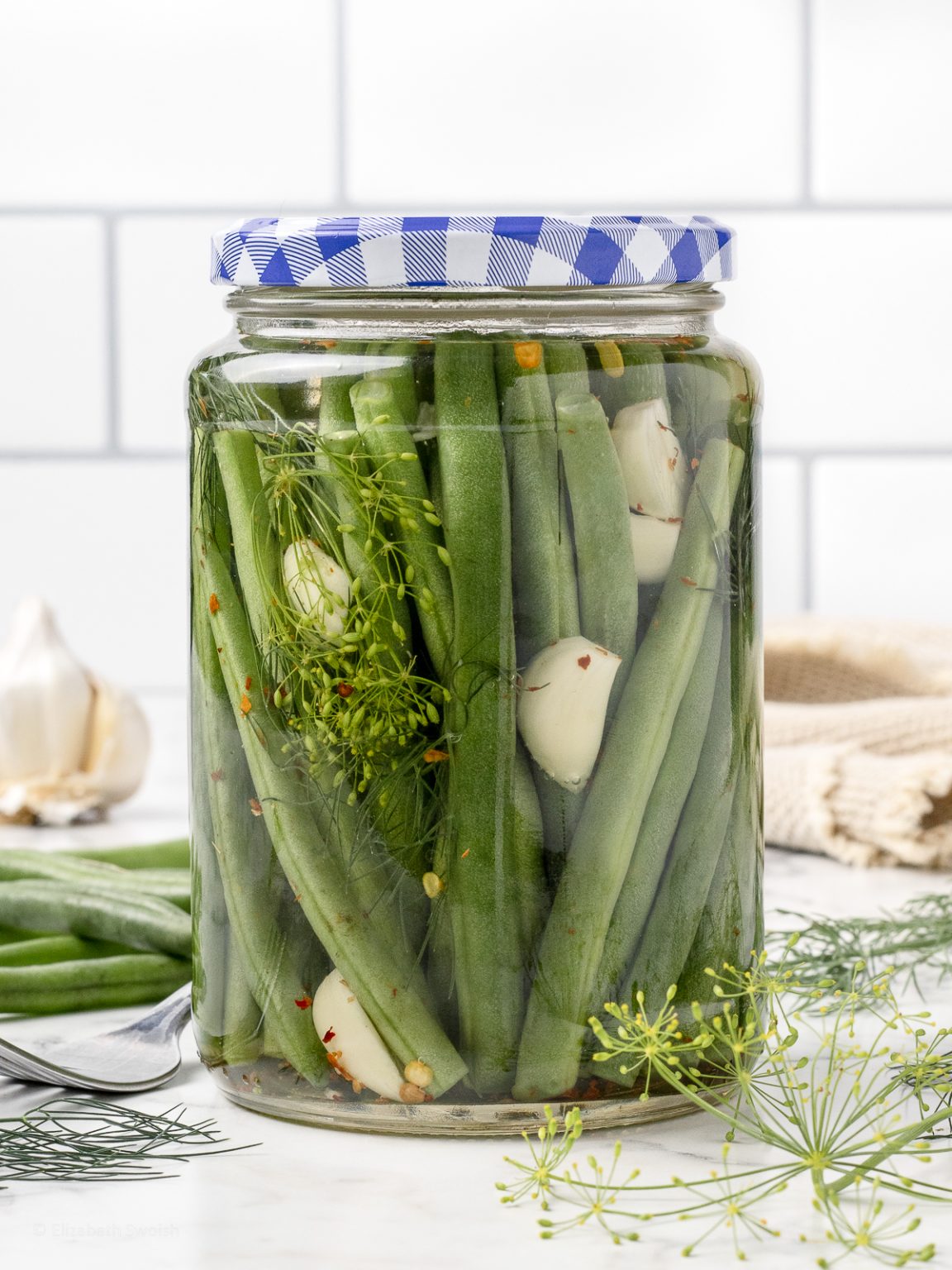 Quick Pickled Green Beans (Dilly Beans) - Entirely Elizabeth